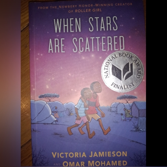 book | Other | When Stars Are Scattered Victoria Jamieson Omar Mohamed ...